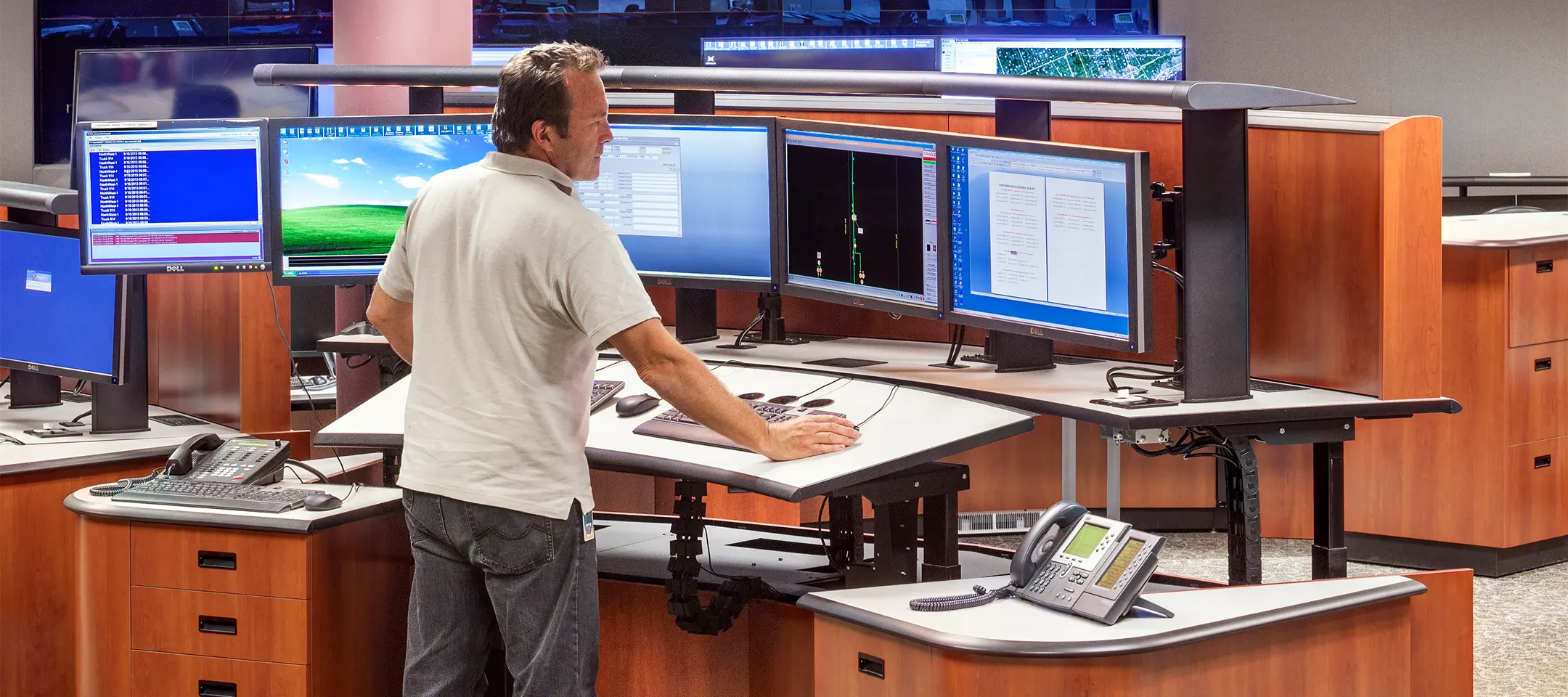 How Ergonomic Consoles Boost 24/7 Operator Performance
